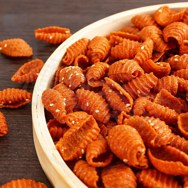 Sweet and spicy conch cake snack gift pack snail cake shell cake 8090s ...