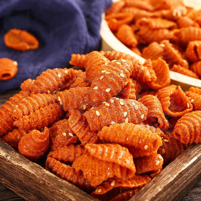 Sweet and spicy conch cake snack gift pack snail cake shell cake 8090s ...