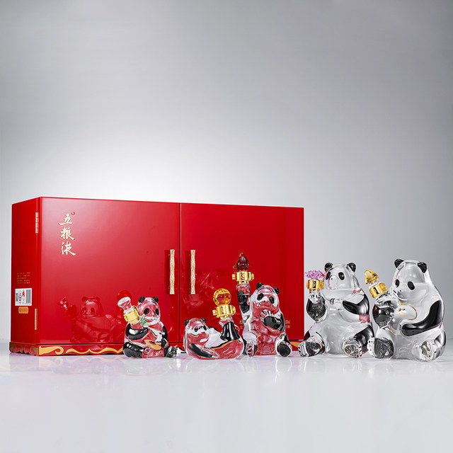Wuliangye premium Wufu Panda shaped wine gift box 52% 1.888L