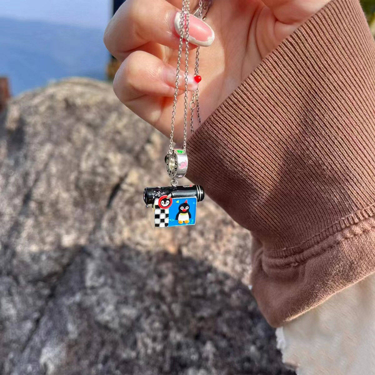 Xiaohongshu's same style openable camera necklace pingu retro dv ...
