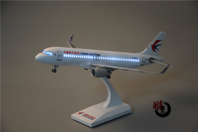China Eastern Airlines 350 aircraft model 320 assembled with lights and ...