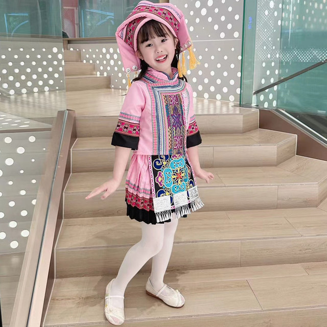 Guangxi March 3 ethnic costumes children and minority dance costumes girls Zhuang and Miao ...