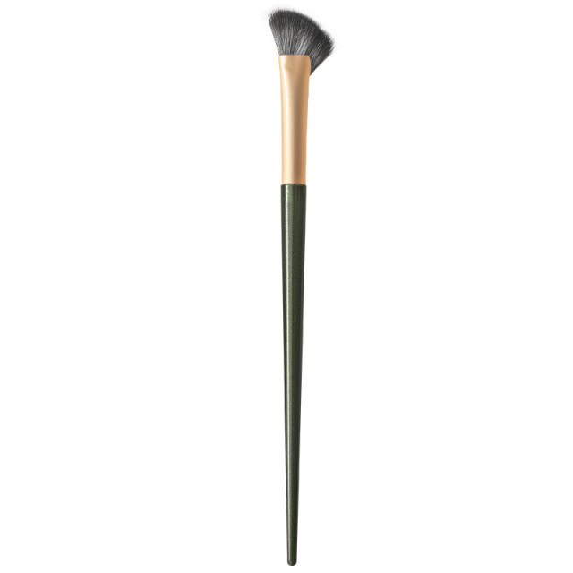 High-gloss makeup, concealer and contouring brush, slanted brush head ...
