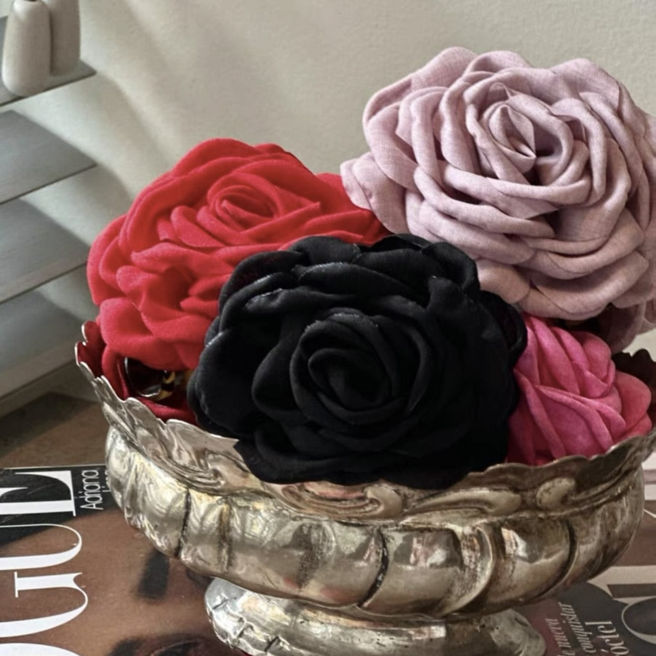 caro's same style red rose grabber 2024 new large flower high-end plate ...