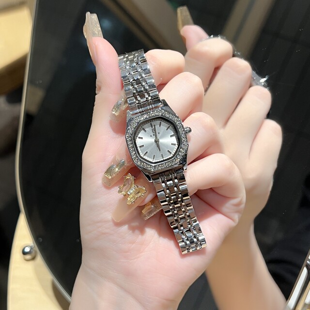 Watch Women's Simple Fashion Light Luxury Time High -end Sensing Steel ...