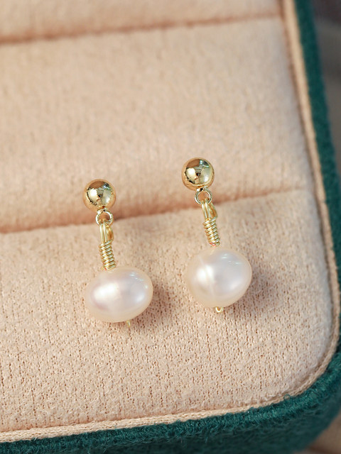 Small and exquisite Chinese pearl earrings for women 2025 new popular ...