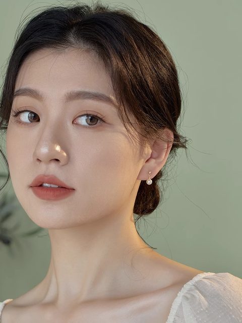 Small and exquisite Chinese pearl earrings for women 2025 new popular ...