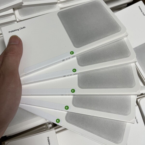 Apple's same polishing cloth is suitable for screen cleaning and wiping ...