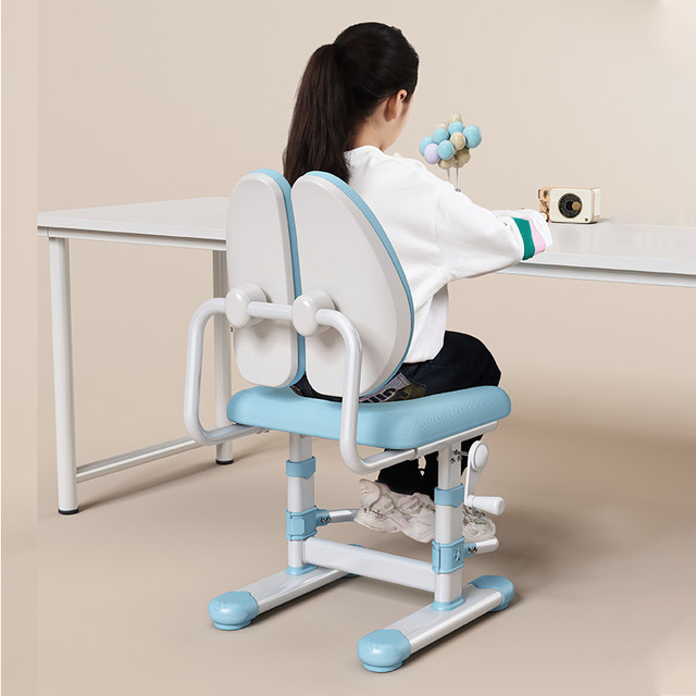 Children's learning chair can be lifted and adjusted to correct sitting ...