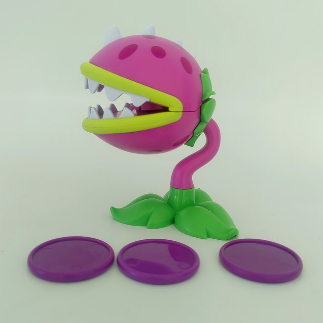 Plants vs. Zombies Toy Large Piranha Ejection Crazy Dave Face Changing ...