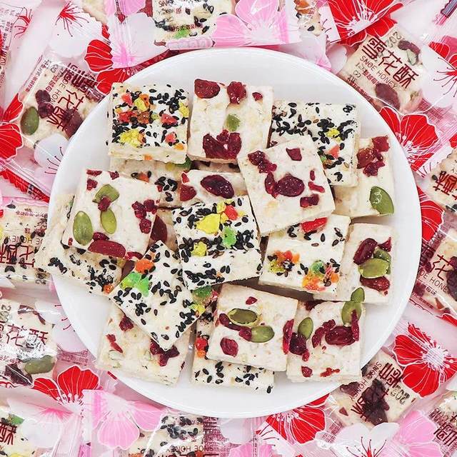 Cranberry Snowflake Crispy Snacks Snacks Snacks Snacks Biscuits ...