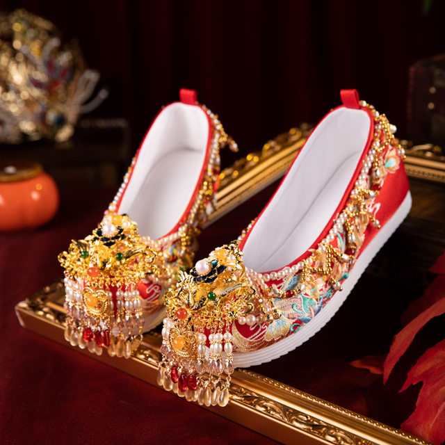 Handmade custom-made bride Xiuhe wedding shoes, ancient style with ...