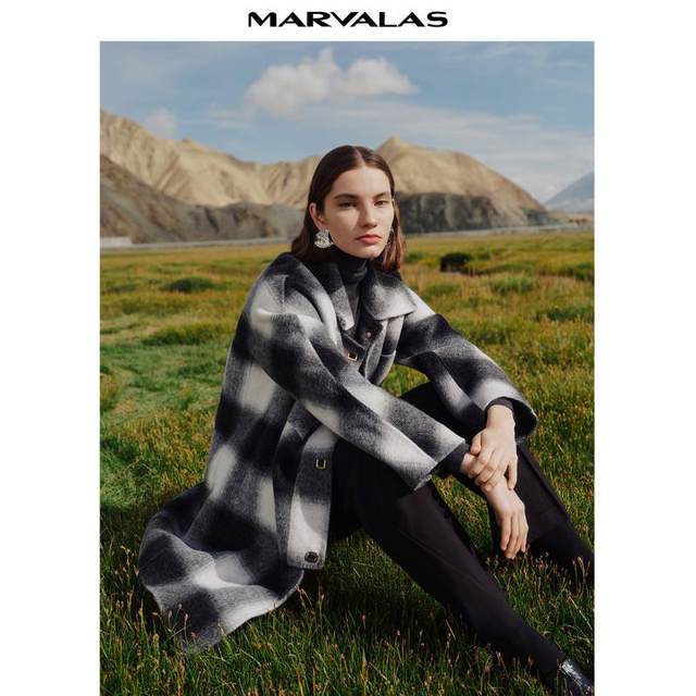 Long Mao Woors in Mande Poem 2024 Winter New Fashion Black and White ...