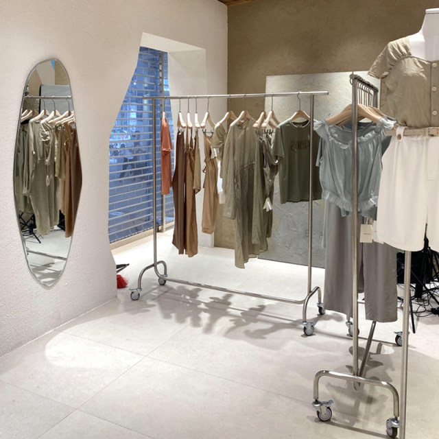 Clothing store stainless steel clothes rail with wheels silver island ...