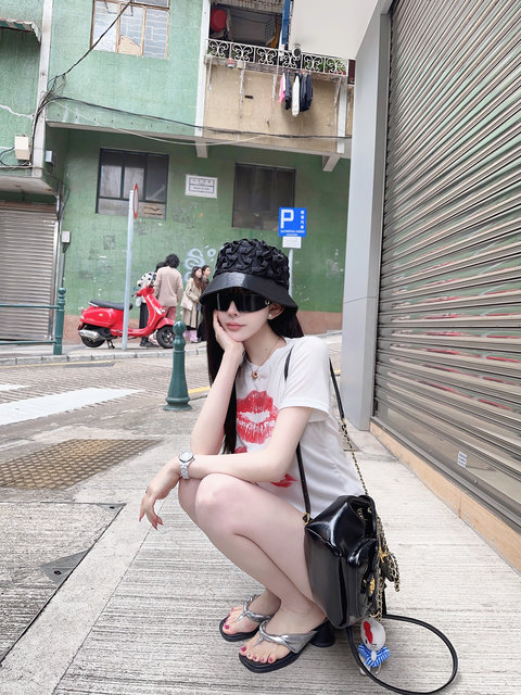 Eva Junjun Jiang American hot girl red lips printed short-sleeved T-shirt for women loose slim ...