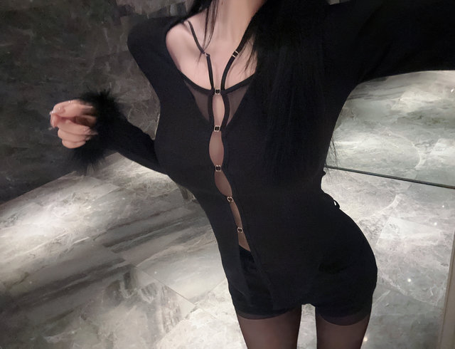 EVA Junjun Sauce Hot Girl sexy hanging neck hollow design sense niche cuff feather t -shirt ...