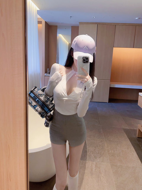 Eva Junjun Jiang hot girl sexy halter neck hollow strapless long sleeve T-shirt for women ...