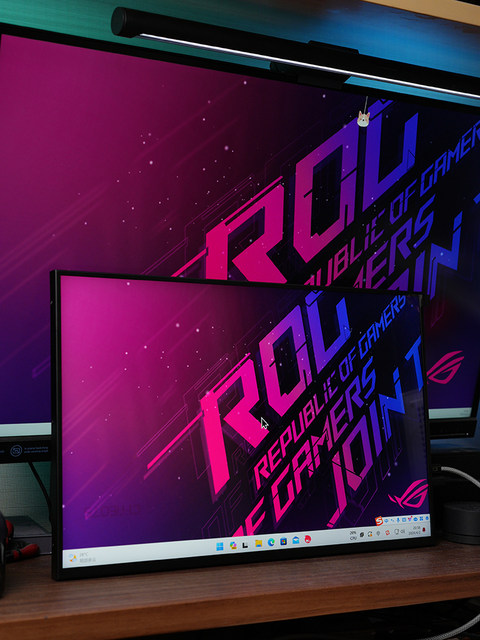 18 -inch 2.5k240Hz1200 brightness MINILED portable display ROG gun god ...