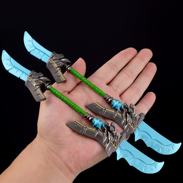 22cm Warcraft game peripheral all-metal weapon model Yunge sword blade halberd zinc alloy ...