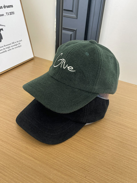 Couple style woolen embroidered letters face-revealing small baseball ...