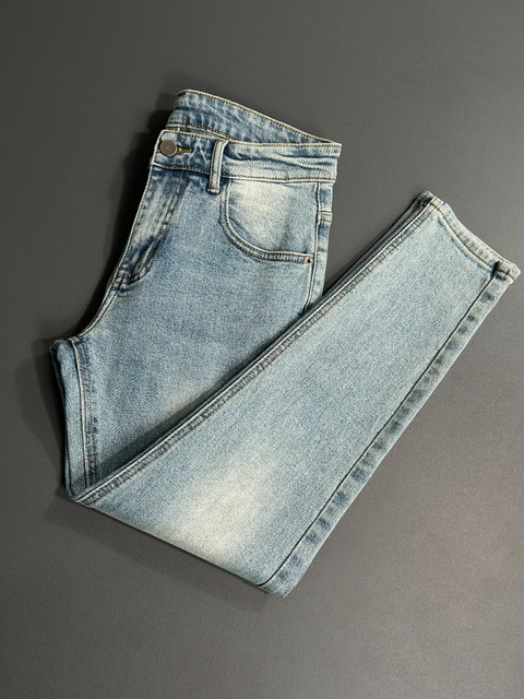 Stretch old light blue slim nine-point jeans for men Korean version ...