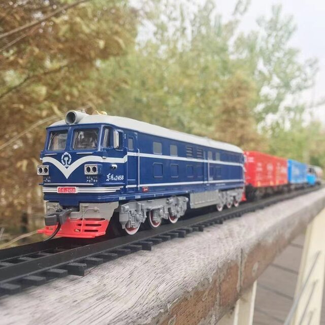 Green leather Dongfeng 4B train electric small train track set high ...