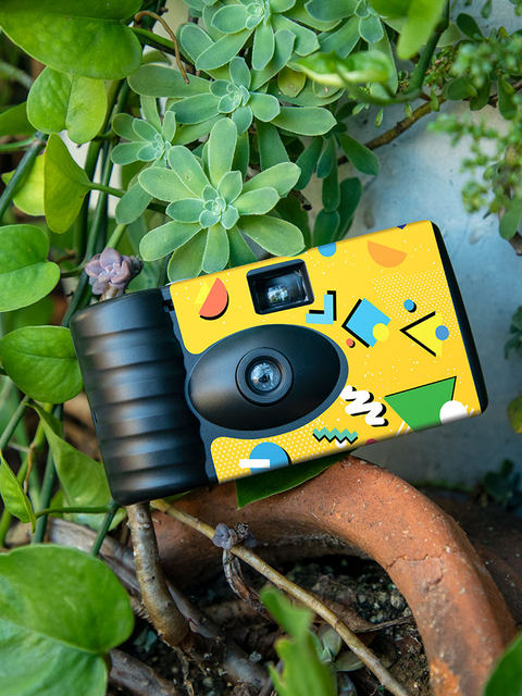 The new Fuji Kodak retro disposable film camera Memphis style without ...