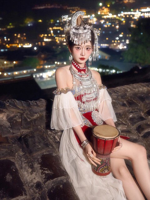 Miaojiang girl red Miao Tujia summer ethnic minority style travel photo ...