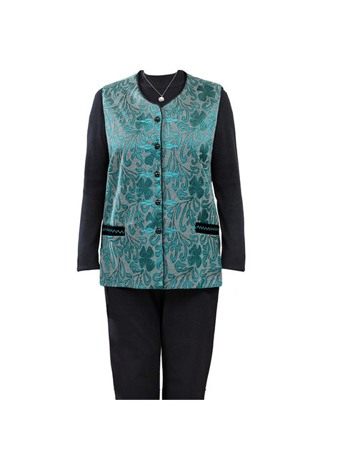 Grandma Spring, Ganxia shoulder horses, the elderly in the middle of ...