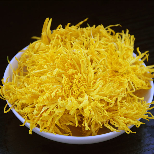 Chrysanthemum Tea Golden Emperor Chrysanthemum, a cup of heads, picked ...