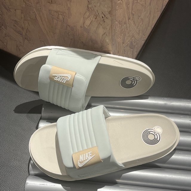 Genuine NIKE Nike men's Velcro slippers for outer wear white and blue ...