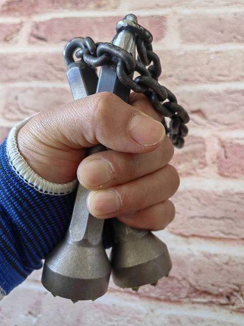 Handmade actual combat spring steel double -cut sticks, star hammer ...