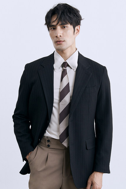 Italian elegant gentleman's no-iron high-end gray striped suit ...