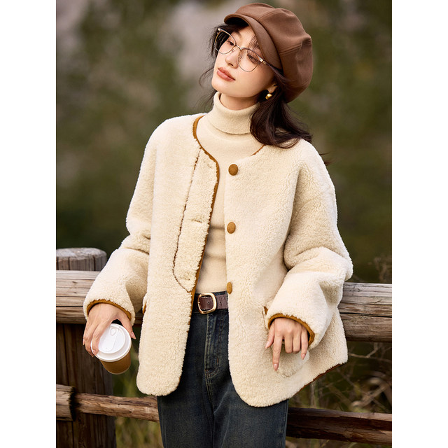 Mohan Yimei Lamb Wool Contrast Color Splicing Design Round Neck ...