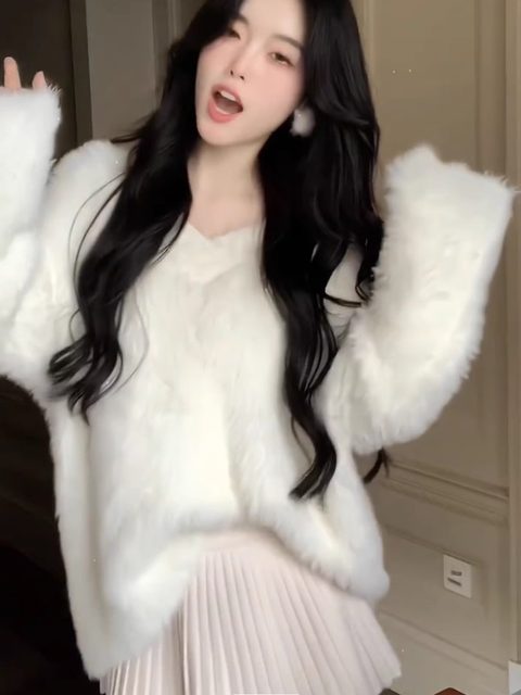 New autumn and winter white long-haired mink sweater mid-length ...