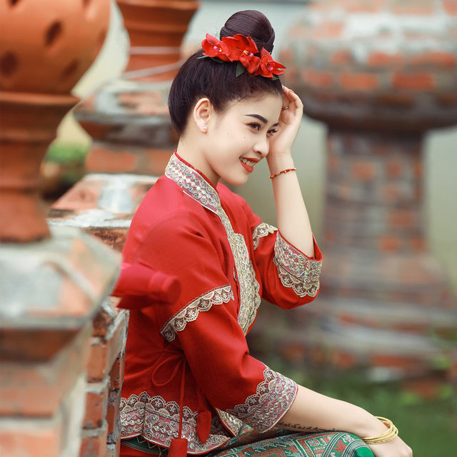 Shabali Dai clothing Classic Dai style wine red wedding clothing ...