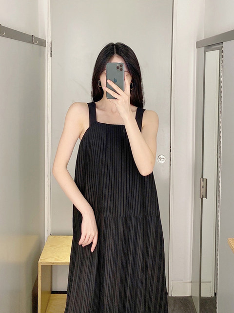 Minimalist cos style black temperament accordion pleat drape suspender ...