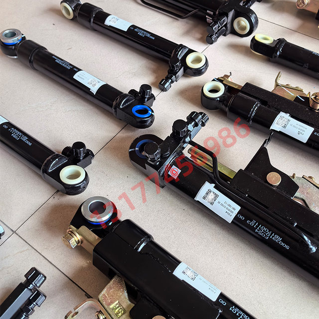 The original factory Dongfeng Tianjin EQ1120 Military Vehicle driver ...