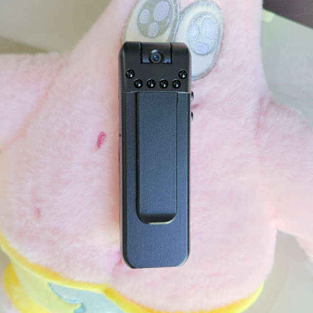 Korean modern camera high-definition interview wearable pocket DV head ...