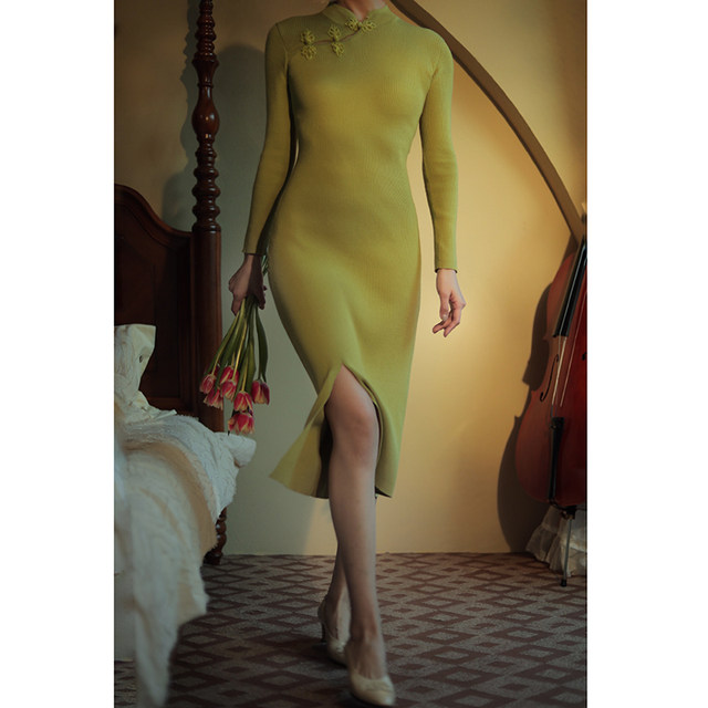 Ching'S Republic of China Wind straight tube side slit kitic dress ...