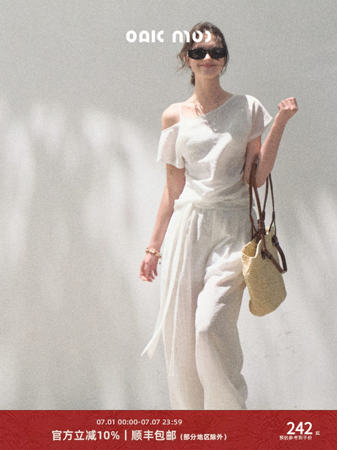 OAKMOO Basic* The Story of the Far From Away Line Side-Shoulder Short ...