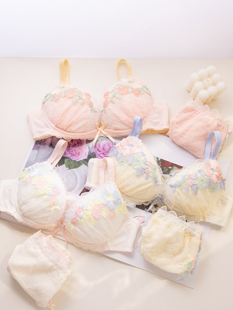 Japanese Risa girl lace bra set gathering thin underwear flowers big ...