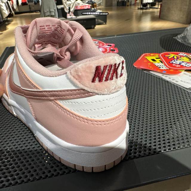 Nike Women's Shoes NIKEDUNKLOW Cherry Powder White Powder Low Sports ...