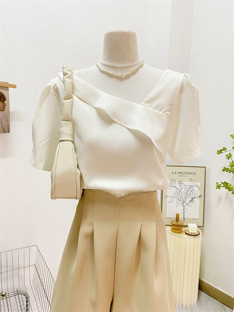Design-sensory slanted neck puff sleeve shirt for women in summer short ...