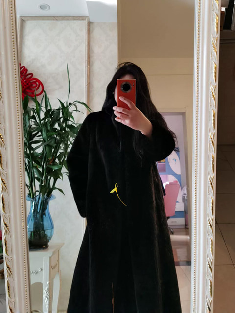 Whole mink coat for women, long over the knee, young mink fur all-in ...