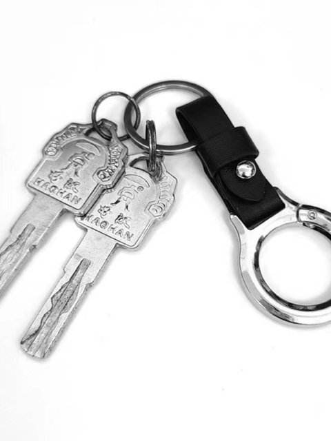 Car keychain new style men's high-end personalized waist pendant anti ...