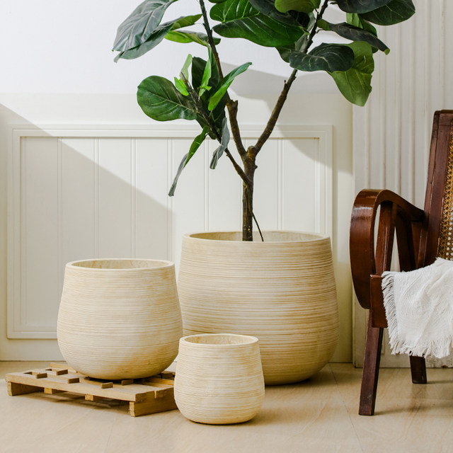 Luxurious and Sophisticated Vintage-Style Large Magnesium Clay Flower ...