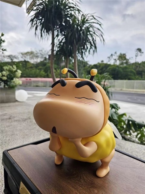 cute Crayon Shin-Chan Bee Figurine Night Light Statue Peripheral Living ...