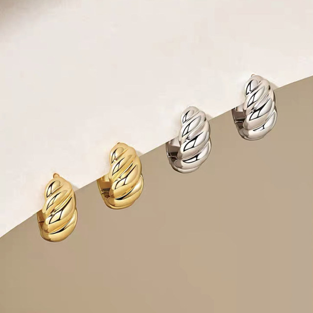 Korean s925 silver needle Tang Yixin same croissant earrings niche ...