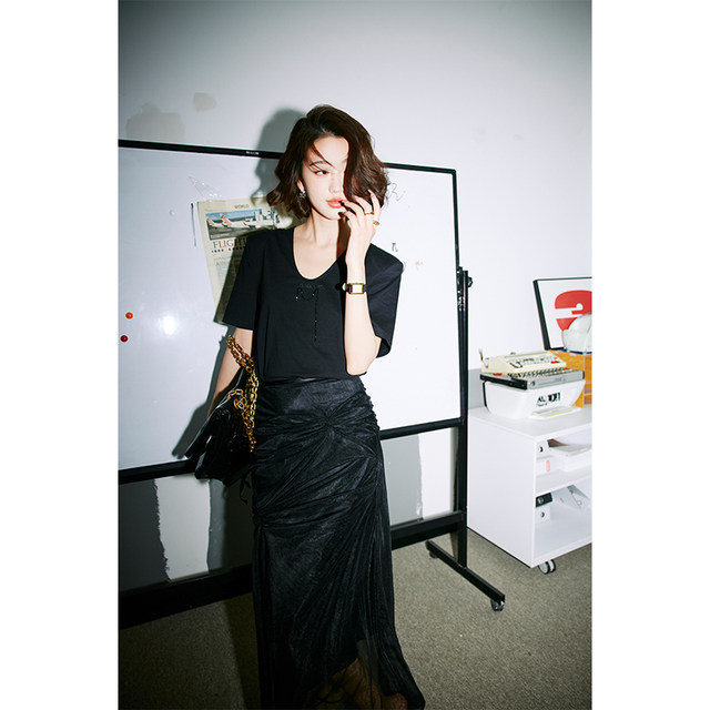 Rosebanks fashionable intellectual commuter blogger backless U-shaped ...